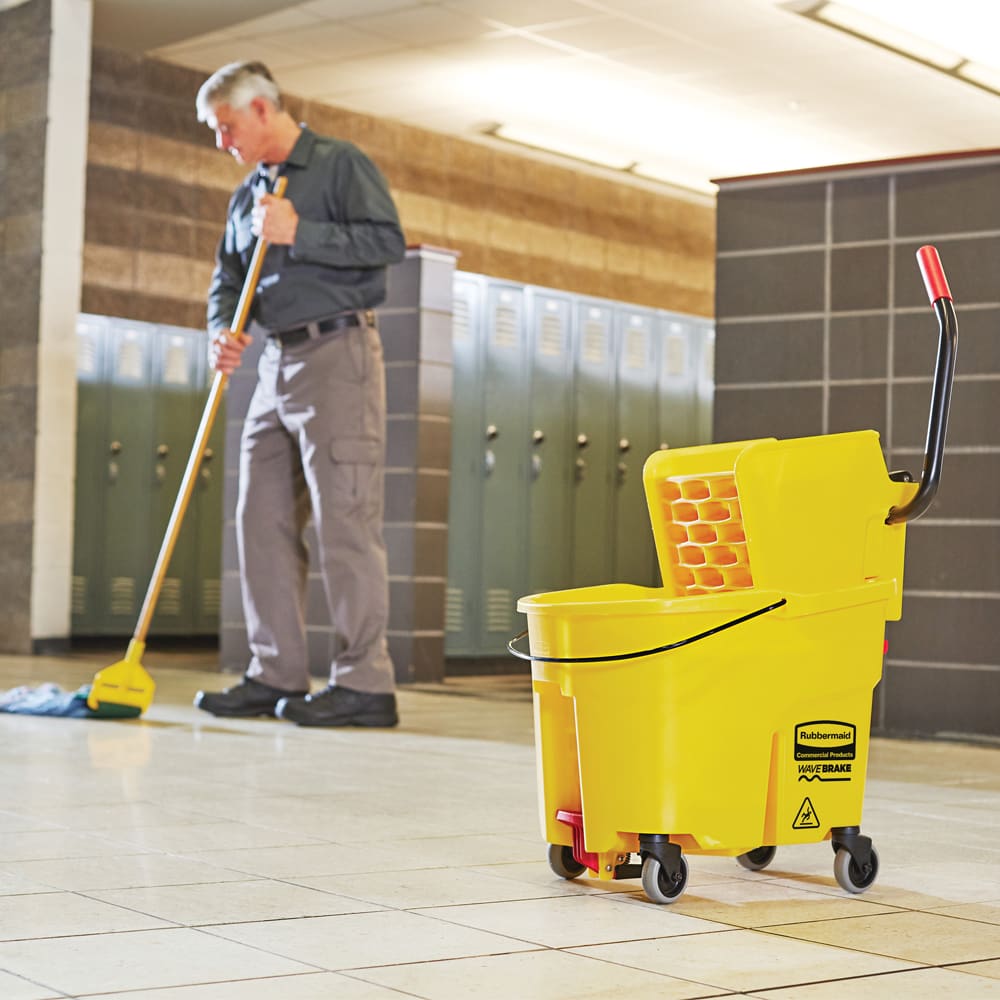 Rubbermaid FG758088YEL 35 qt WaveBrake Mop Bucket Combo - Side Press ...