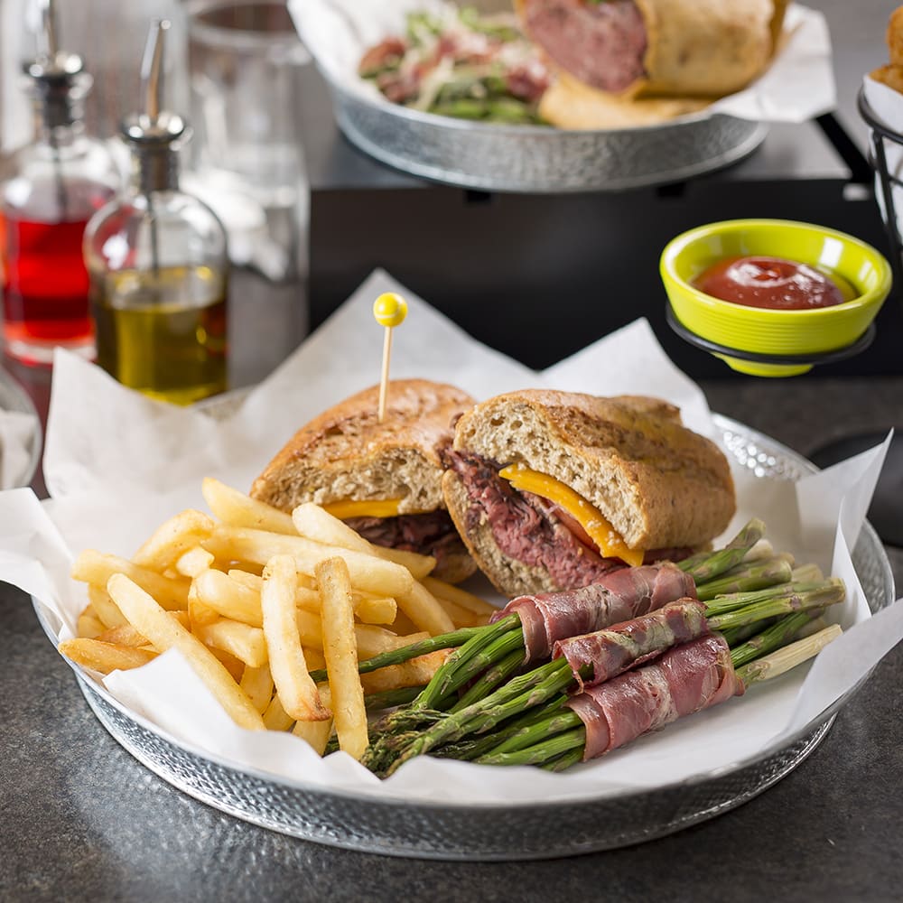 Tablecraft GP10 10 1/2 Round Dinner Platter, Galvanized Steel