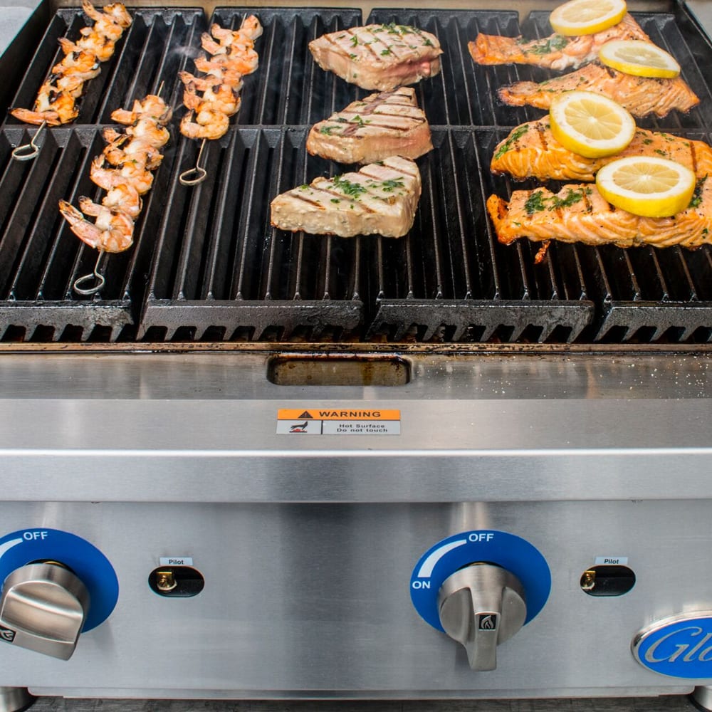 Globe GCB24G-SR 24" Countertop Gas Charbroiler w/ Cast-Iron Grates, Radiant