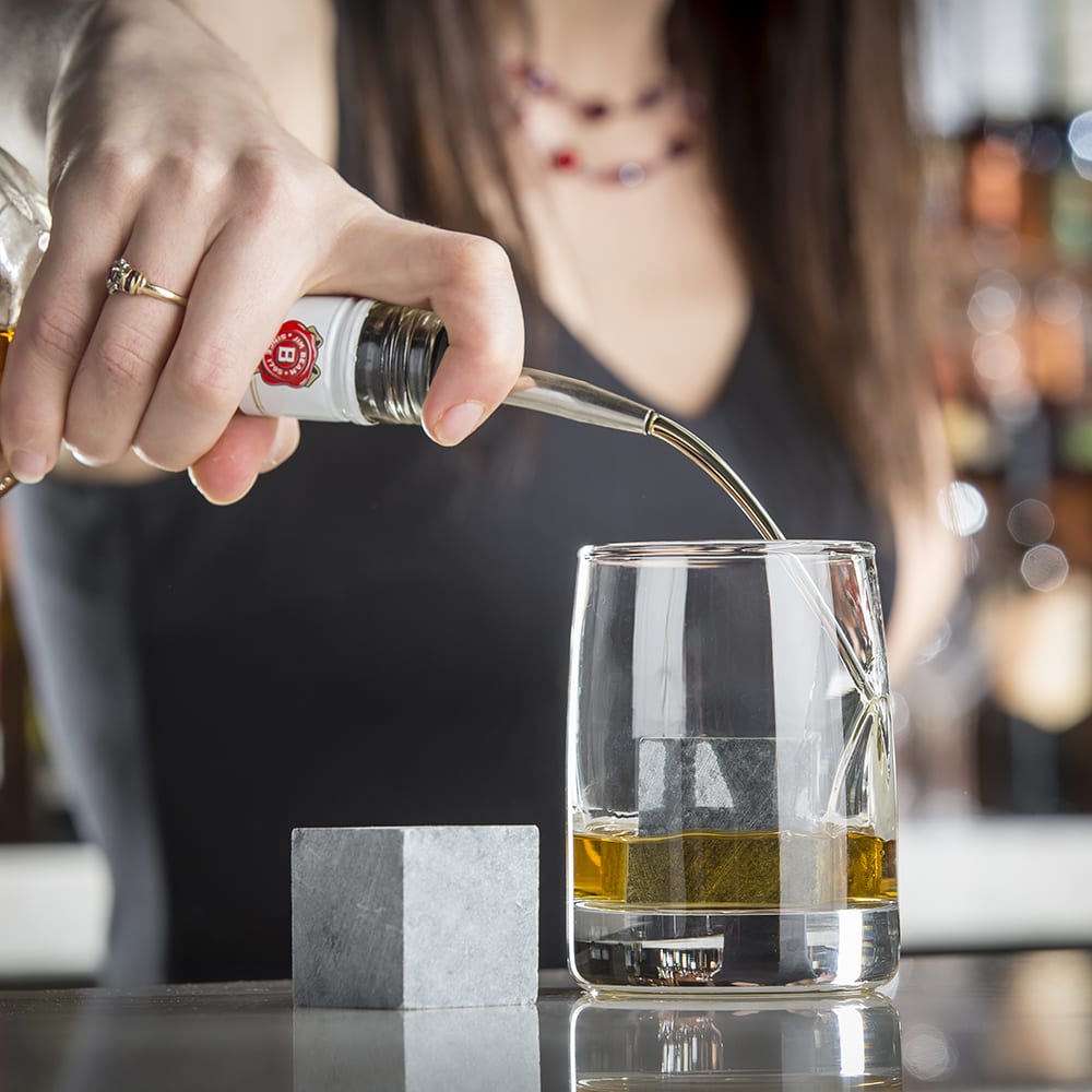 Tablecraft 330 Free Flow Tapered Speed Pourer, Chrome Plated, No Collar