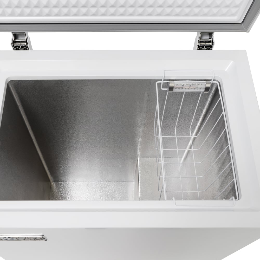 MoTak MCF-10 44" Mobile Chest Freezer w/ (1) Basket - White, 115v
