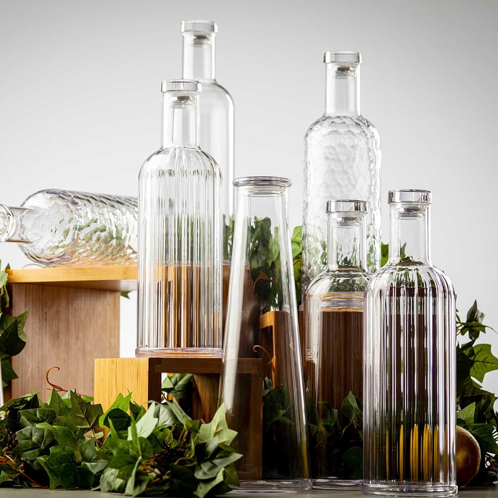 Tablecraft 11802 34 oz Carafe w/ Lid - SAN, Clear