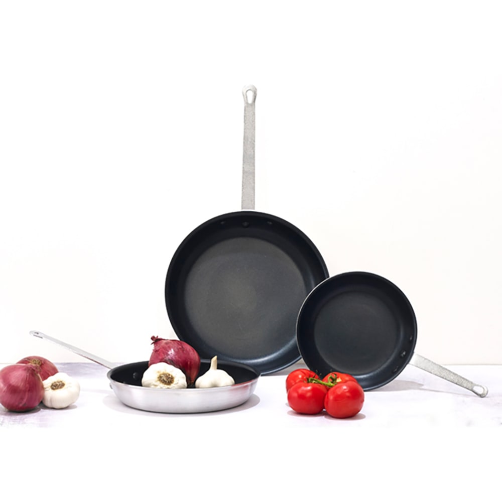 Winco AFP-7NS-H 7" Non Stick Aluminum Frying Pan w/ Solid Silicone Handle